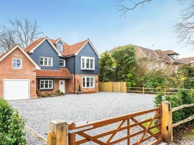 6 bedroom detached house for sale in Chestnut Avenue Chichester PO19