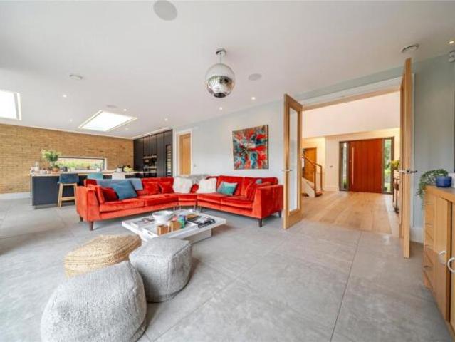 6 bedroom detached house for sale in Chislehurst Road, Chislehurst, BR7