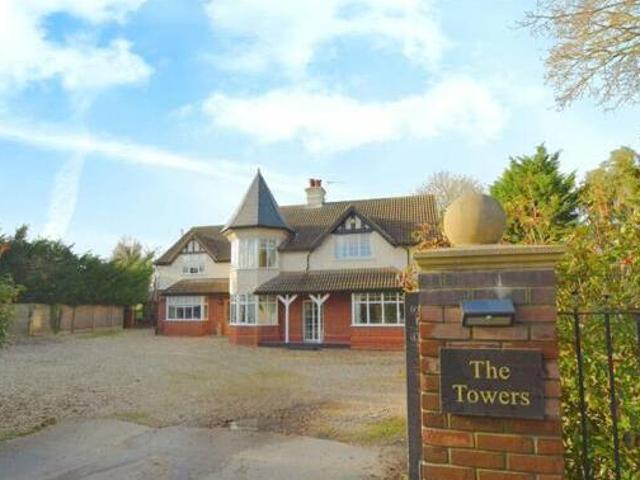 6 Bedroom Detached House For Sale In Clacton on sea, Essex