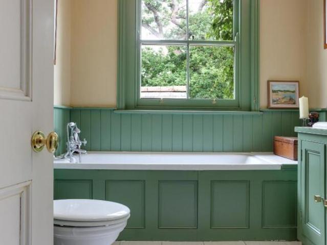 6 bedroom detached house for sale in Clapper Lane, Staplehurst, Kent, TN12 0JL, TN12