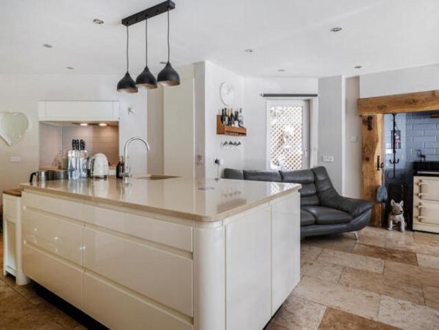 6 bedroom detached house for sale in Croydon Road, Keston, BR2