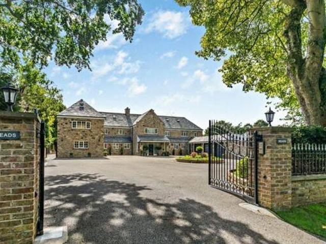 6 Bedroom Detached House For Sale In Alwoodley, West Yorkshire