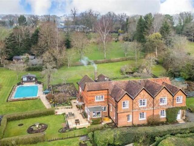 6 Bedroom Detached House For Sale In Albury