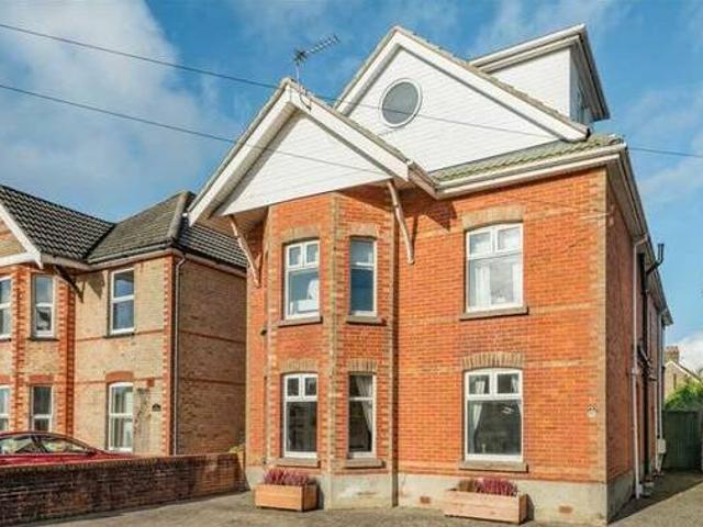 6 bedroom detached house for sale in Alexandra Park BH14