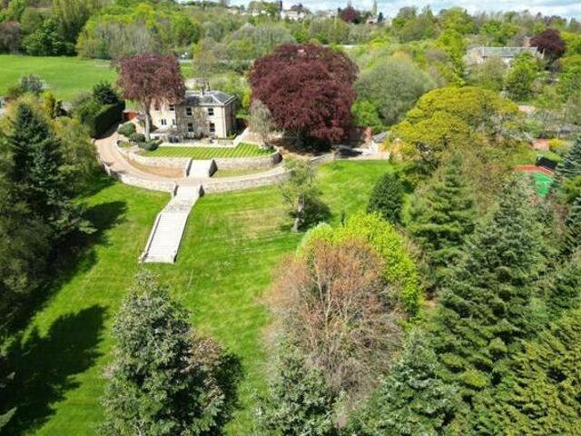 6 Bedroom Detached House For Sale In Almondbury