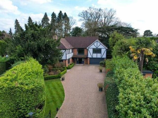 6 Bedroom Detached House For Sale In Ashley Park, Walton On Thames