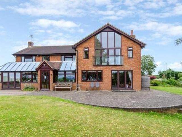6 Bedroom Detached House For Sale In Aylesbury, Buckinghamshire