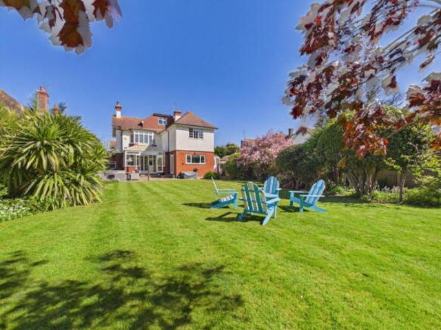 6 bedroom detached house for sale in Bath Road, Worthing, BN11 3PG, BN11