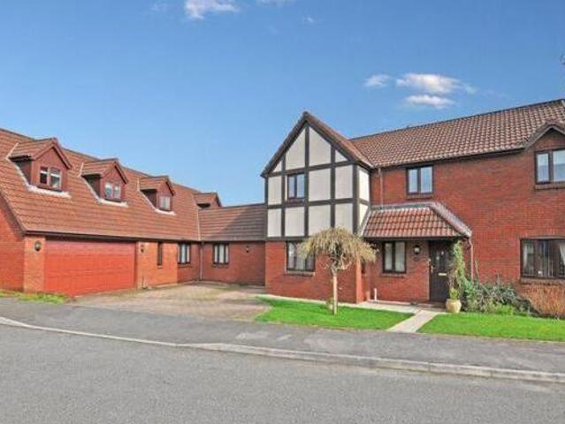 6 Bedroom Detached House For Sale In Bala Drive
