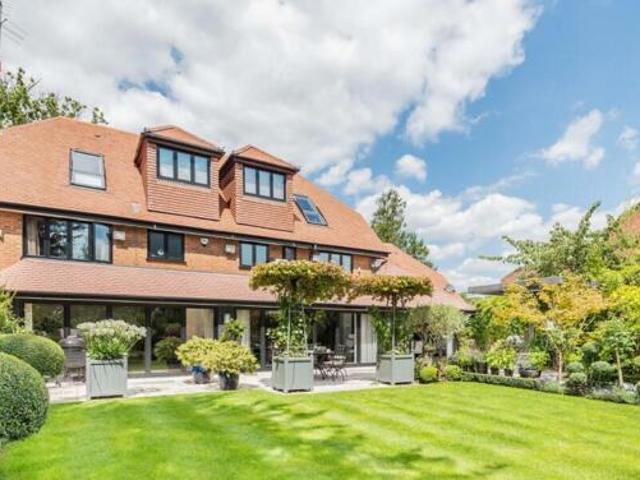 6 Bedroom Detached House For Sale In Barnet Road