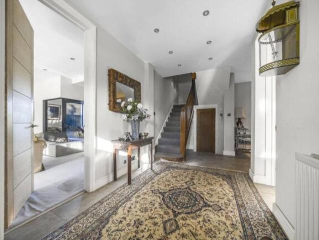 6 bedroom detached house for sale in Barnet Road, Arkley, Hertfordshire, EN5