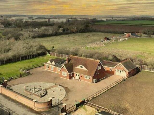 6 Bedroom Detached House For Sale In Basildon, Essex