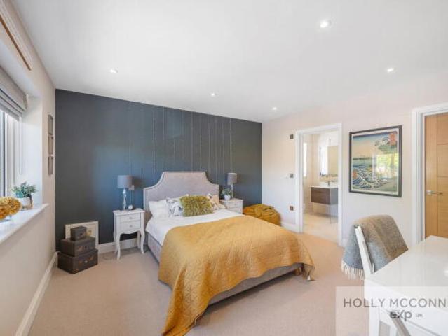 6 bedroom detached house for sale in Bird In Hand Lane, Bromley, BR1 2NB, BR1