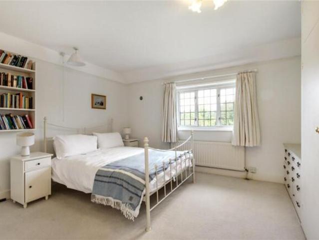 6 bedroom detached house for sale in Blackhall Lane, Sevenoaks, Kent, TN15