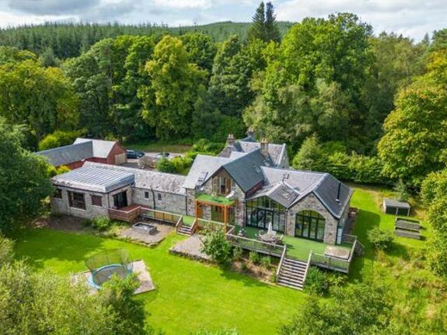 6 Bedroom Detached House For Sale In Blanefield