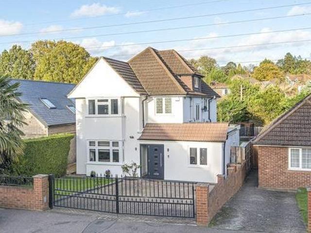 6 bedroom detached house for sale in Brookdene Avenue Watford WD19