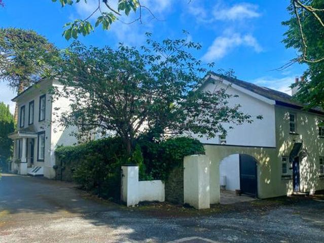 6 Bedroom Detached House For Sale In Burnside, Main Road