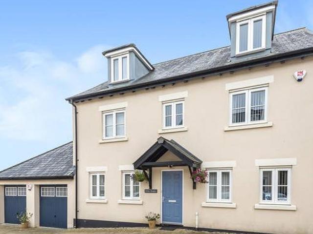 6 bedroom detached house for sale in Gardeners Lane Yealmpton PL8
