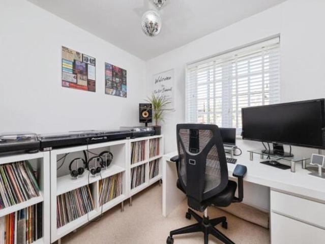 6 bedroom detached house for sale in Garwood Crescent, Grange Farm, Milton Keynes, MK8
