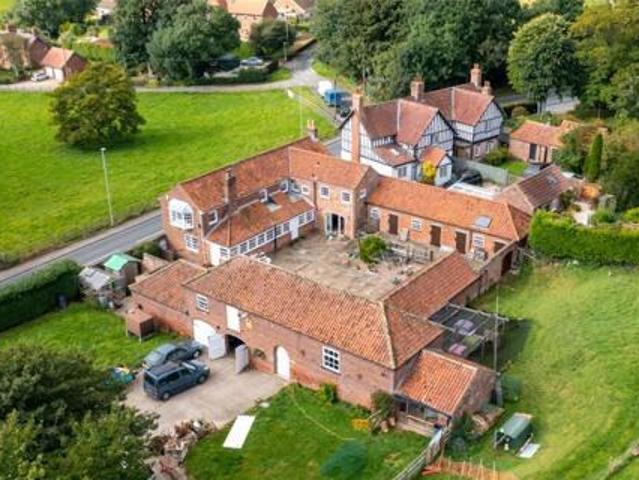 6 Bedroom Detached House For Sale In Garton on the wolds, Driffield