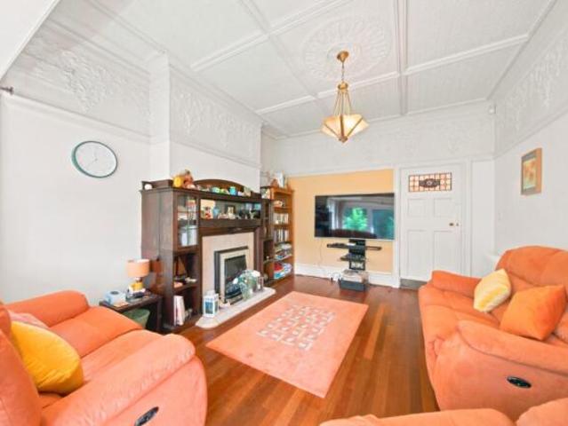 6 bedroom detached house for sale in Glebe Road, Oadby, LE2