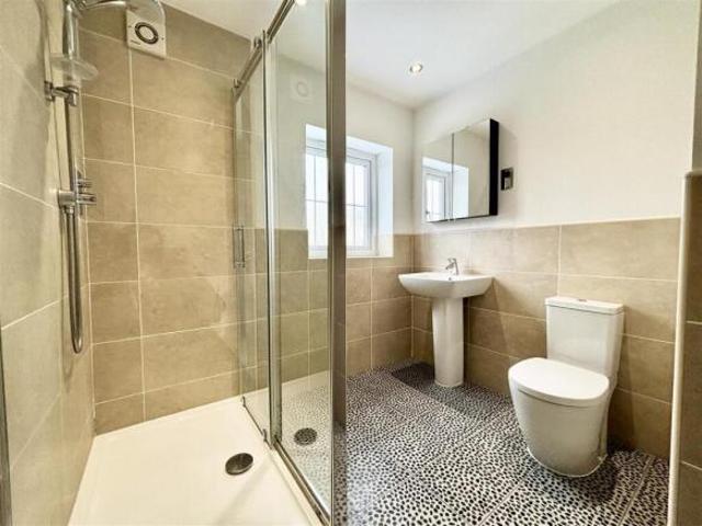 6 bedroom detached house for sale in Grange Farm Court, Micklefield, Leeds, LS25