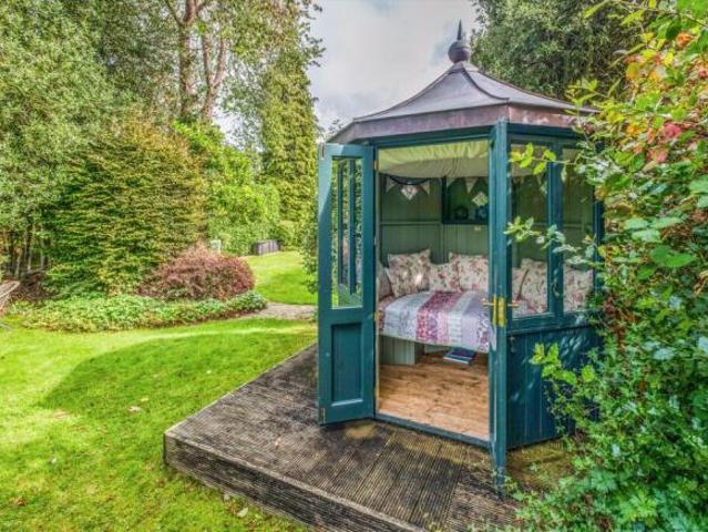 6 bedroom detached house for sale in Grassy Lane, Sevenoaks, Kent, TN13