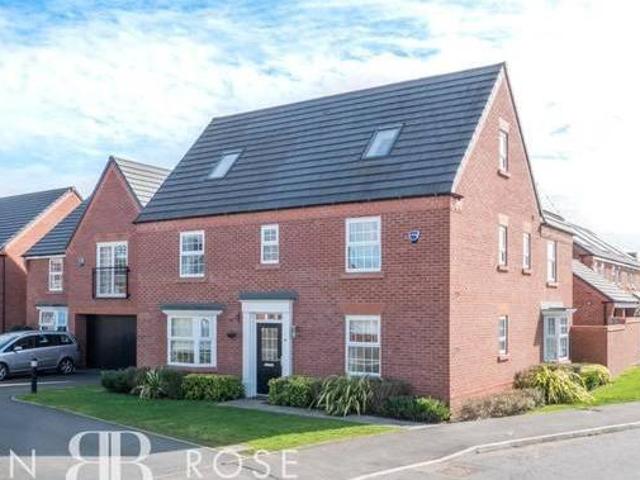 6 bedroom detached house for sale in Dallington Avenue Leyland PR25