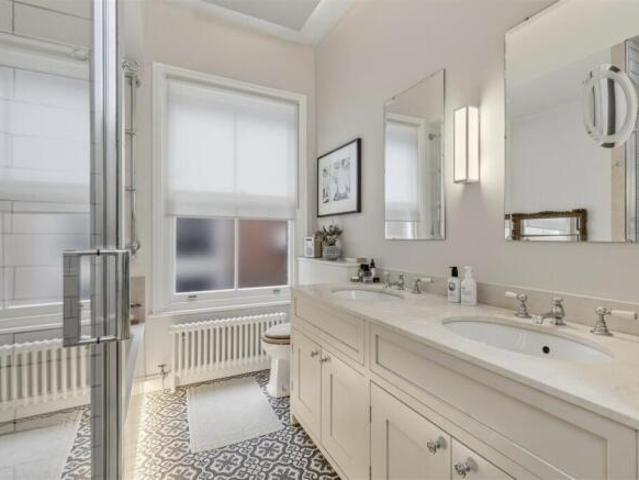 6 bedroom detached house for sale in Dartmouth Road, Mapesbury Conservation Area, London NW2