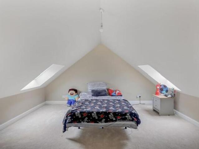 6 bedroom detached house for sale in Edwards Lane, Nottingham, NG5