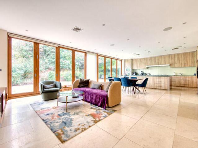 6 bedroom detached house for sale in Elm Walk, London, NW3