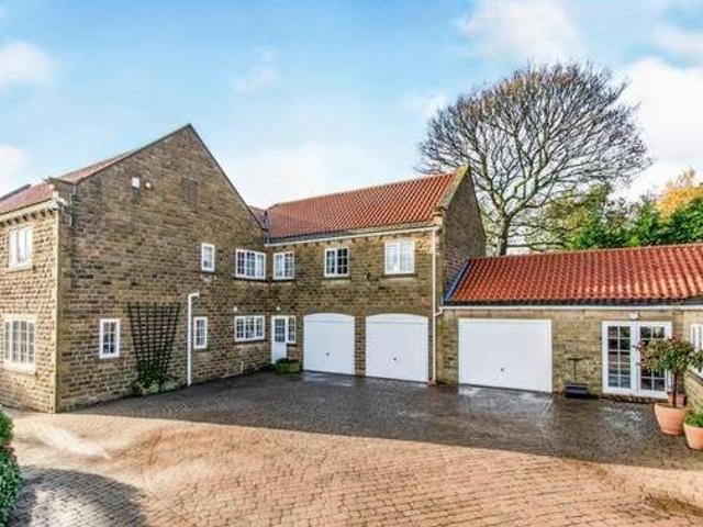 6 bedroom detached house for sale in Fox Lane Barnburgh Doncaster DN5
