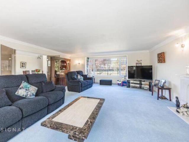 6 bedroom detached house for sale in Folgate Lane, Costessey, NR8