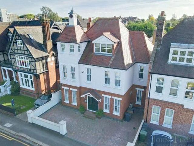 6 Bedroom Detached House For Sale In Forest Avenue, Chingford