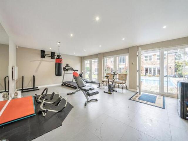 6 bedroom detached house for sale in Forest Ridge, Keston, BR2