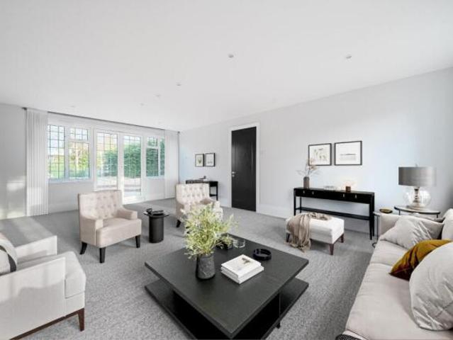 6 bedroom detached house for sale in Forest Ridge, Keston Park, Keston, Kent, BR2