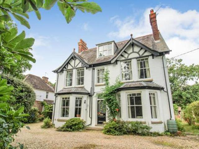 6 Bedroom Detached House For Sale In Farnborough