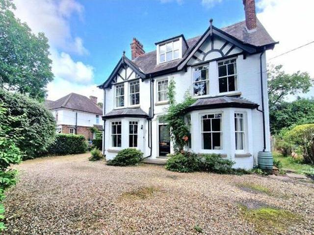 6 Bedroom Detached House For Sale In Farnborough