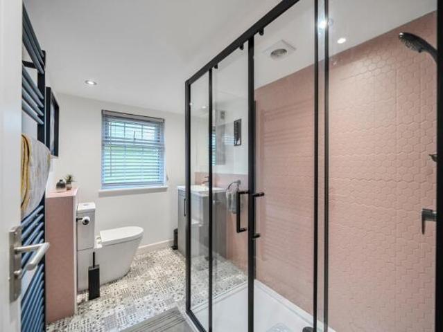 6 bedroom detached house for sale in Fennel Close, Swindon, SN2