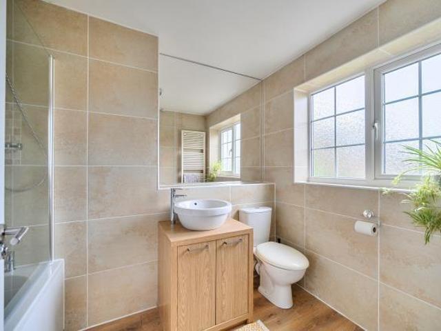 6 bedroom detached house for sale in Fennel Close, Swindon, SN2