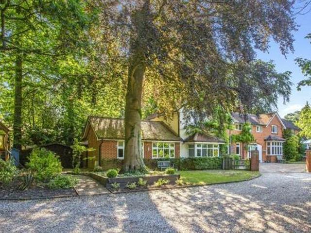 6 Bedroom Detached House For Sale In Fleet