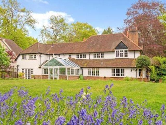6 Bedroom Detached House For Sale In Fleet