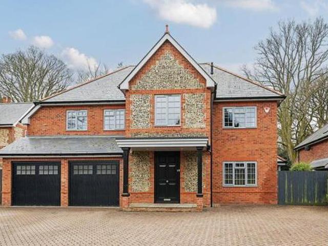 6 Bedroom Detached House For Sale In Fleet