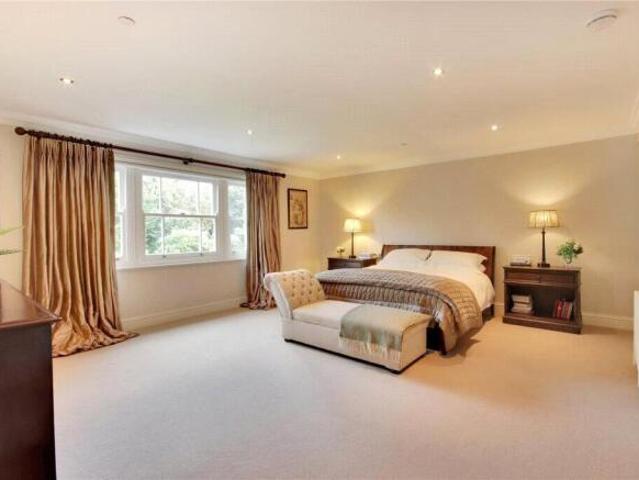 6 bedroom detached house for sale in Frant Road, Tunbridge Wells, Kent, TN2