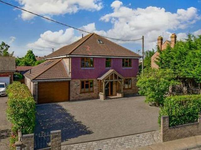 6 Bedroom Detached House For Sale In Frindsbury, Rochester