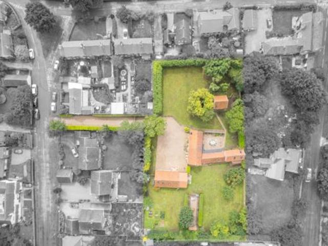 6 Bedroom Detached House For Sale In Front Street, South Clifton