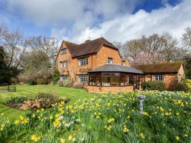 6 Bedroom Detached House For Sale In Hook, Hampshire