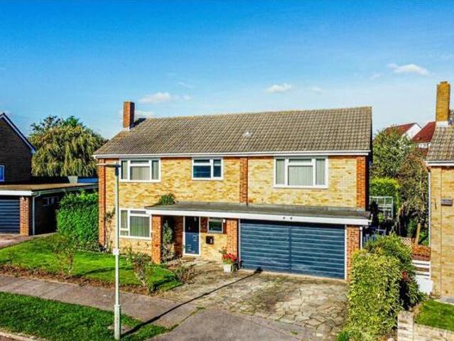 6 Bedroom Detached House For Sale In Hatfield