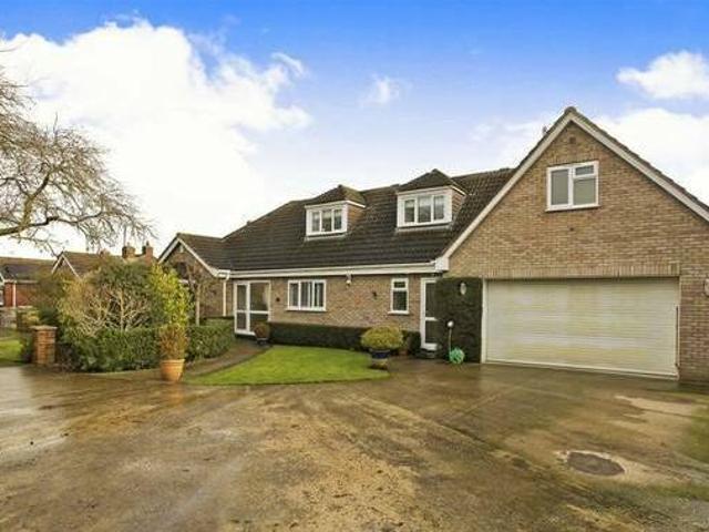 6 bedroom detached house for sale in Haddon Close Peterborough PE2