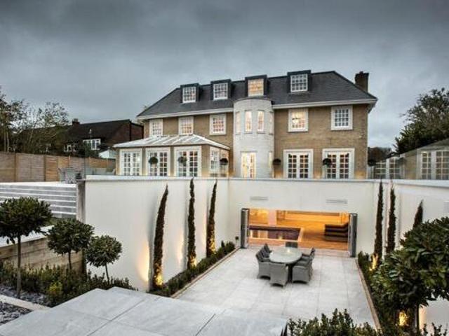 6 Bedroom Detached House For Sale In Hadley Wood, Hertfordshire